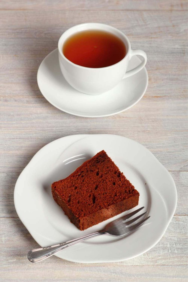Slow Cooker Gingerbread Cake - Easy Peasy Slow Cook
