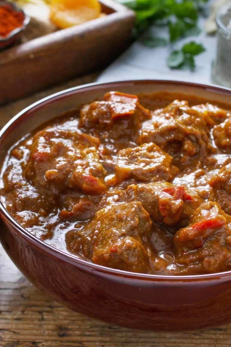 Bored Of Lunch Slow Cooker Beef Curry - Easy Peasy Slow Cook