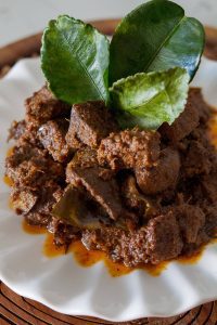 Slow Cooker Beef Rendang Recipe - Easy Peasy Slow Cook