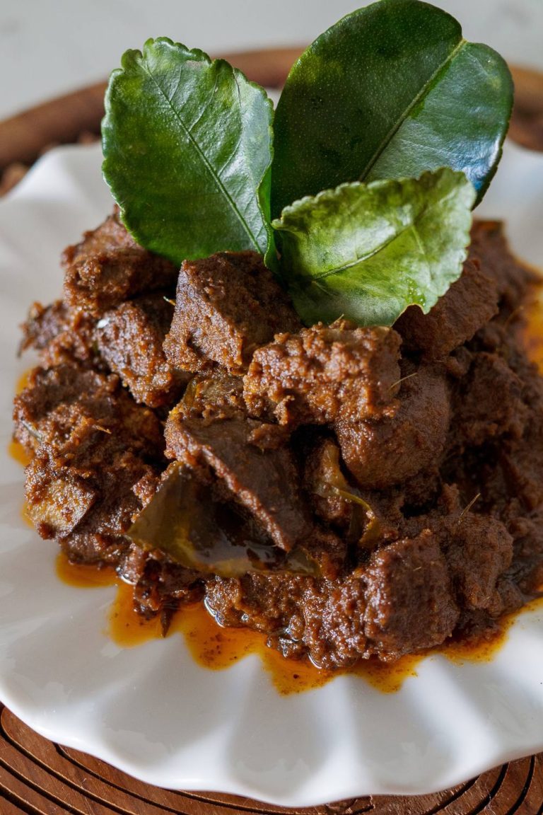 Slow Cooker Beef Rendang Recipe - Easy Peasy Slow Cook