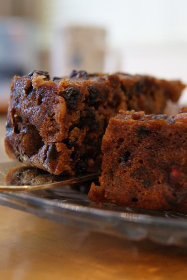 4-ingredient Slow Cooker Fruit Cake - Easy Peasy Slow Cook