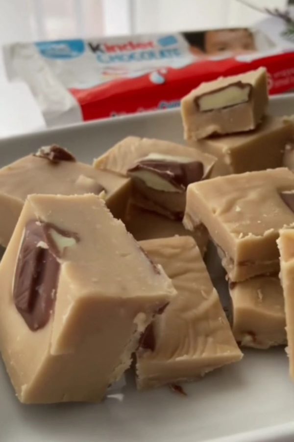 Slow Cooker Kinder Fudge - Easy Peasy Slow Cook