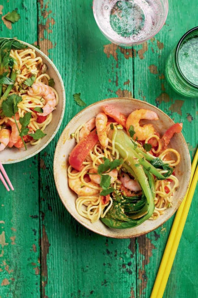 Slow Cooker Red Thai Prawn Noodles - Easy Peasy Slow Cook