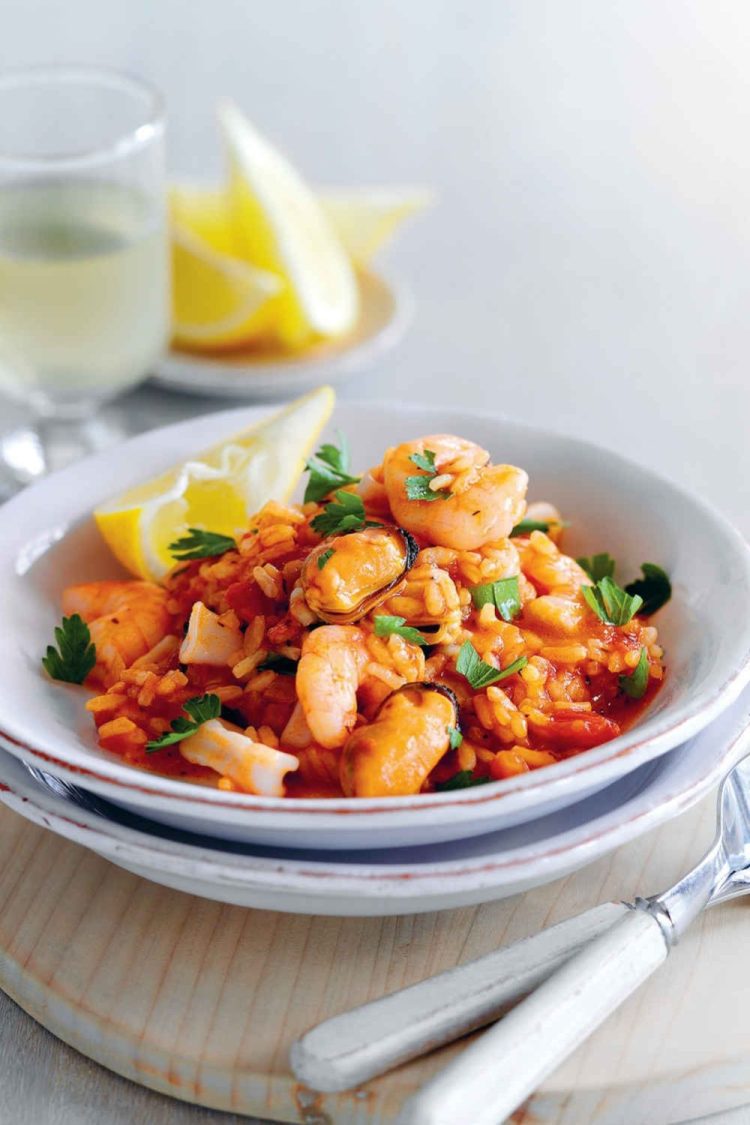 Slow Cooker Easy Paella - Easy Peasy Slow Cook